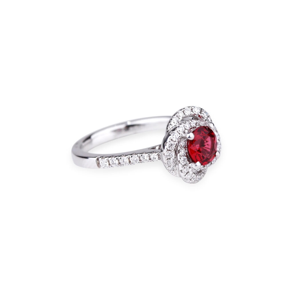 Bague fiançailles rubis et diamants forme fleur