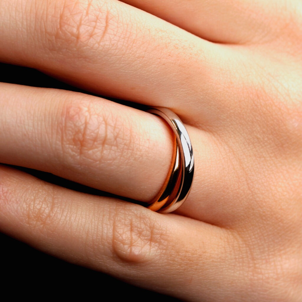 Alliance deux anneaux entrelacés or rose et blanc 18 K - Duo